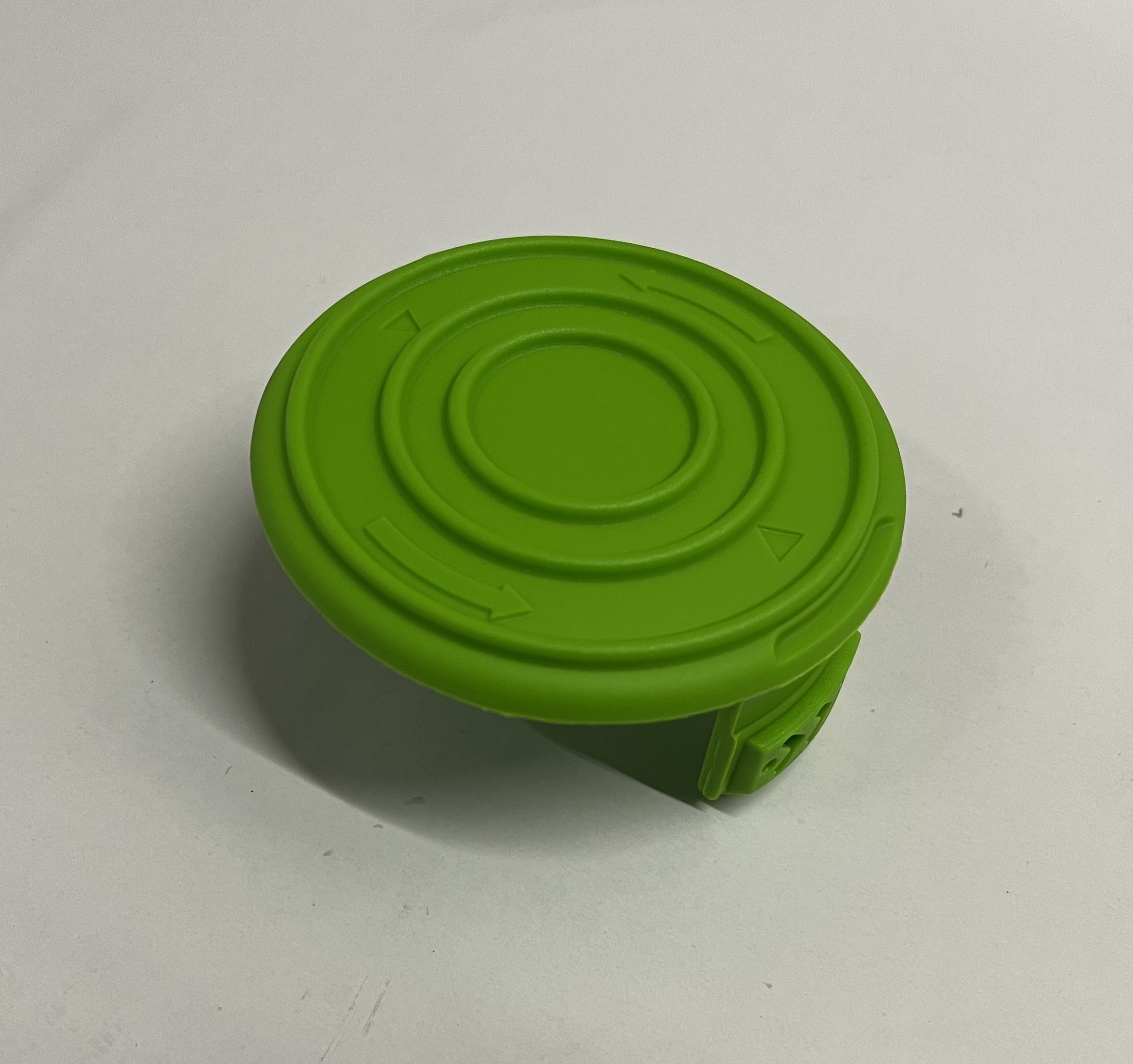 Spool cover assembly